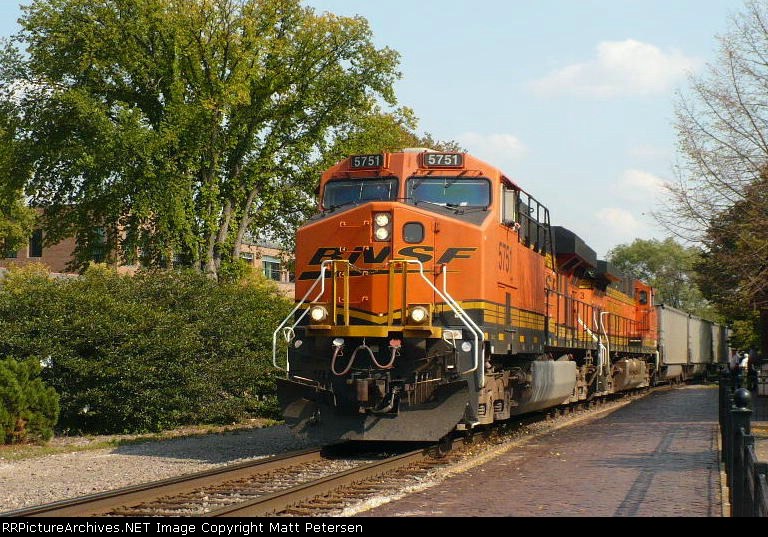 BNSF 5751